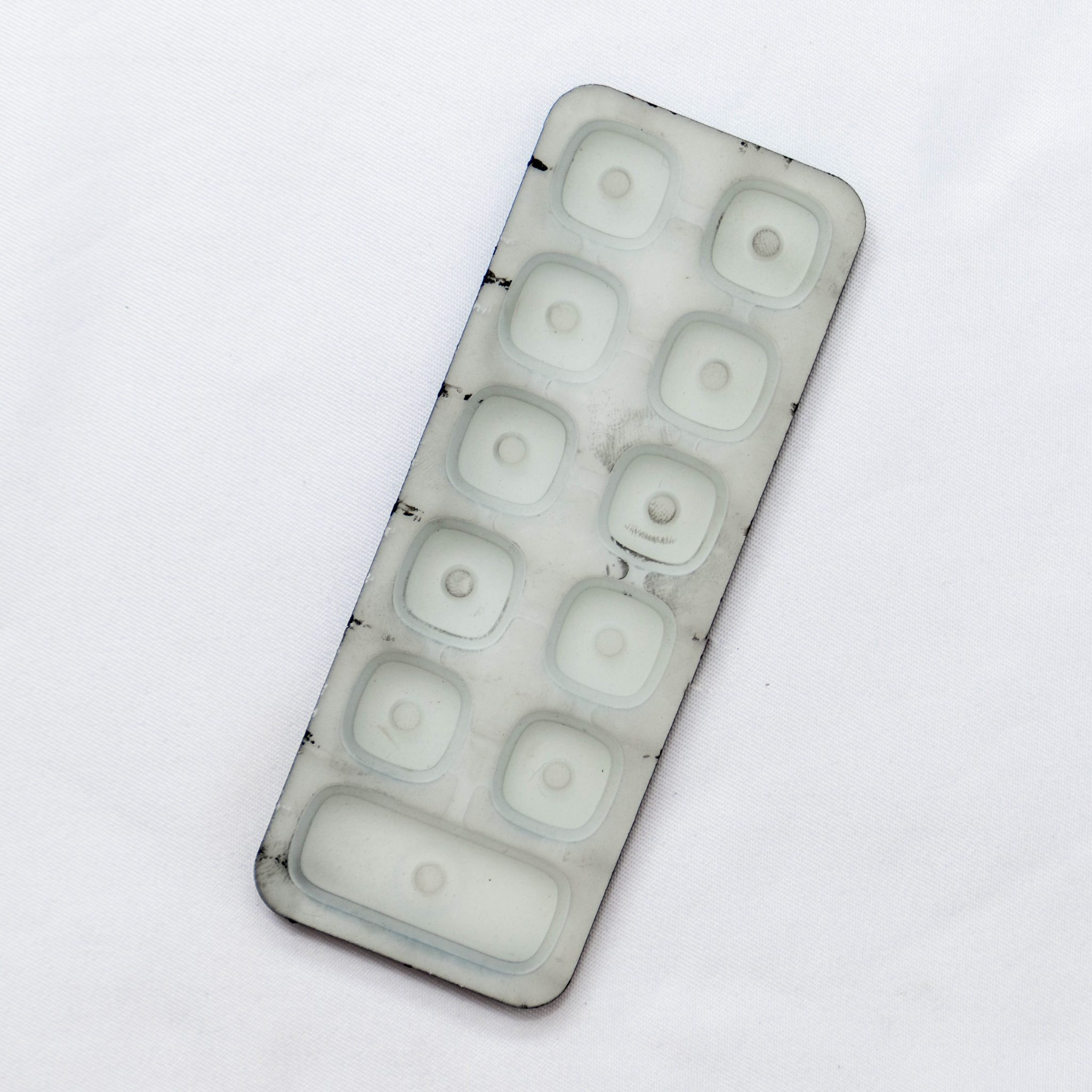 What are the customizable parts of the silicone rubber keypad?